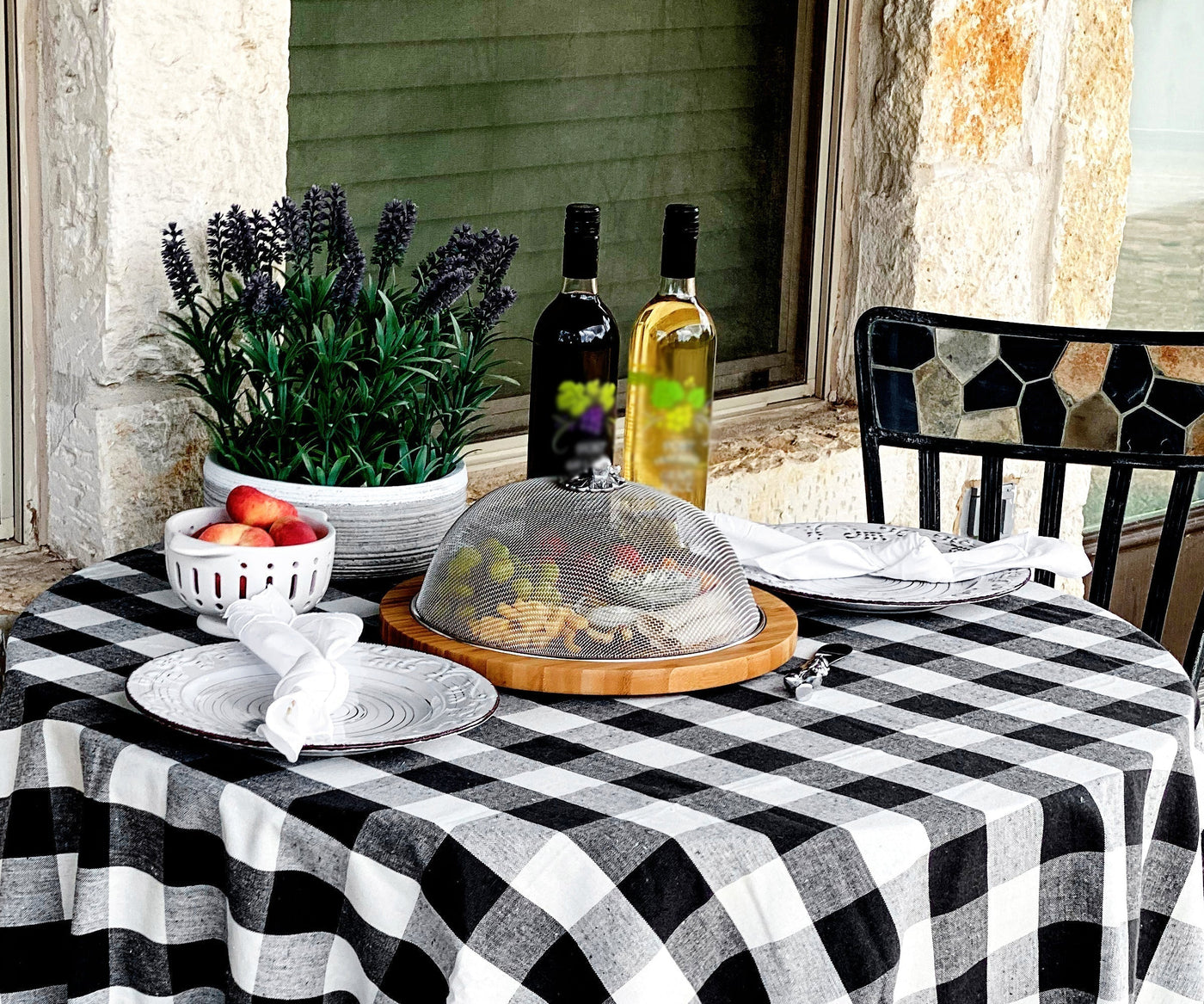 10 Clever Ideas to Upcycle Old Tablecloths