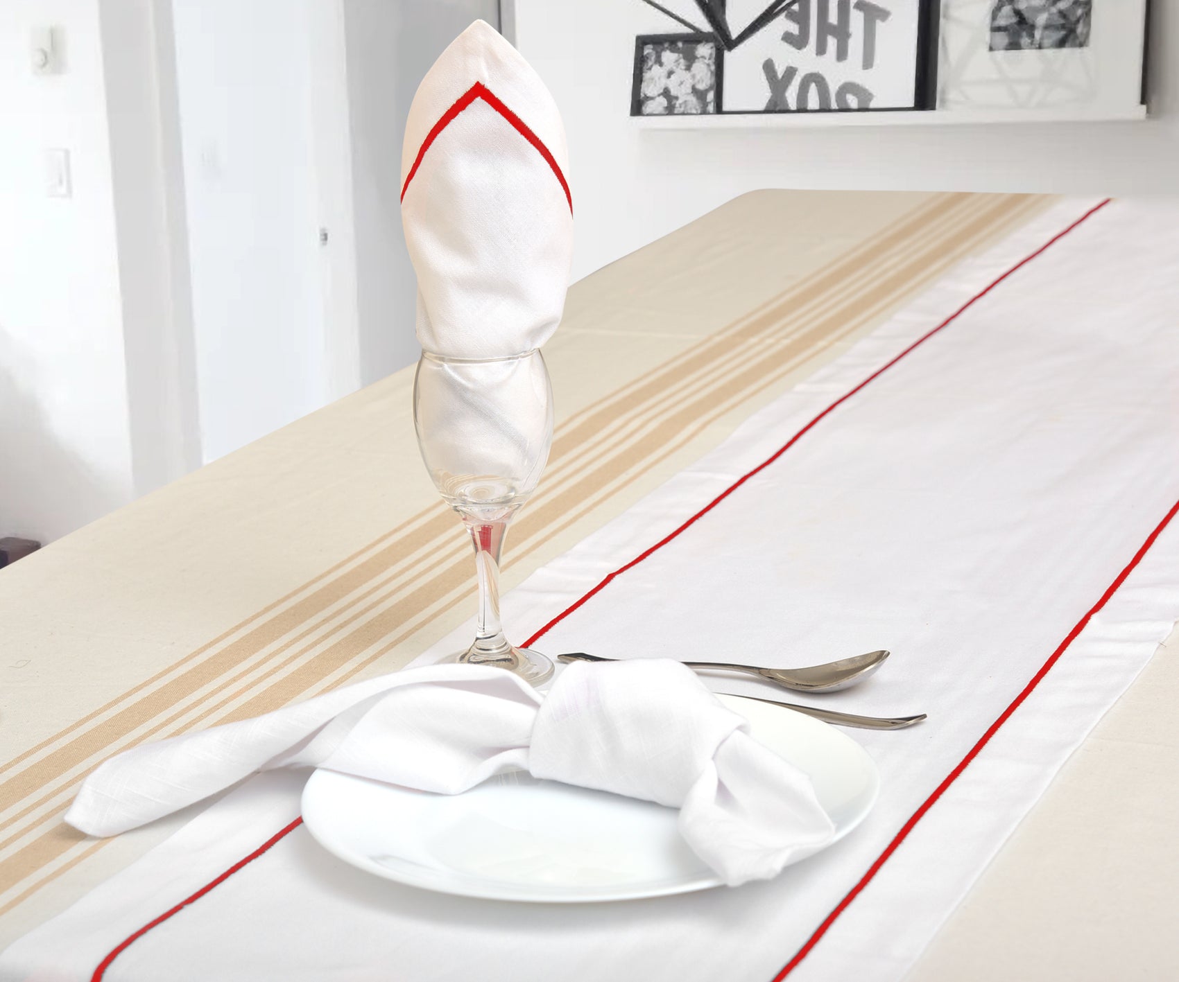 Can You Put a Table Runner Over a Tablecloth?